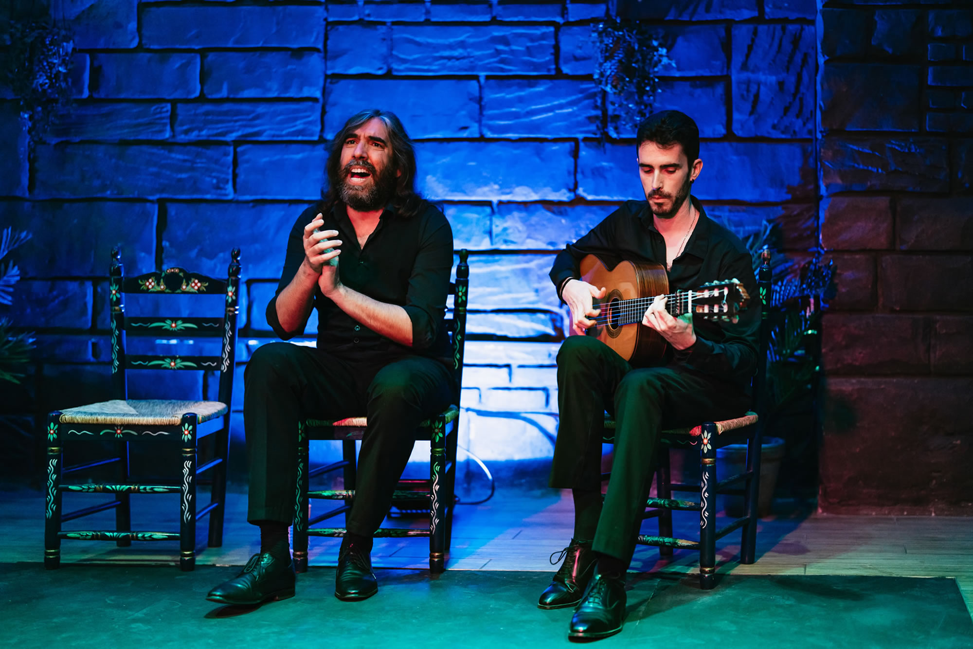 Flamenco show in Triana with drink. Sala Baraka